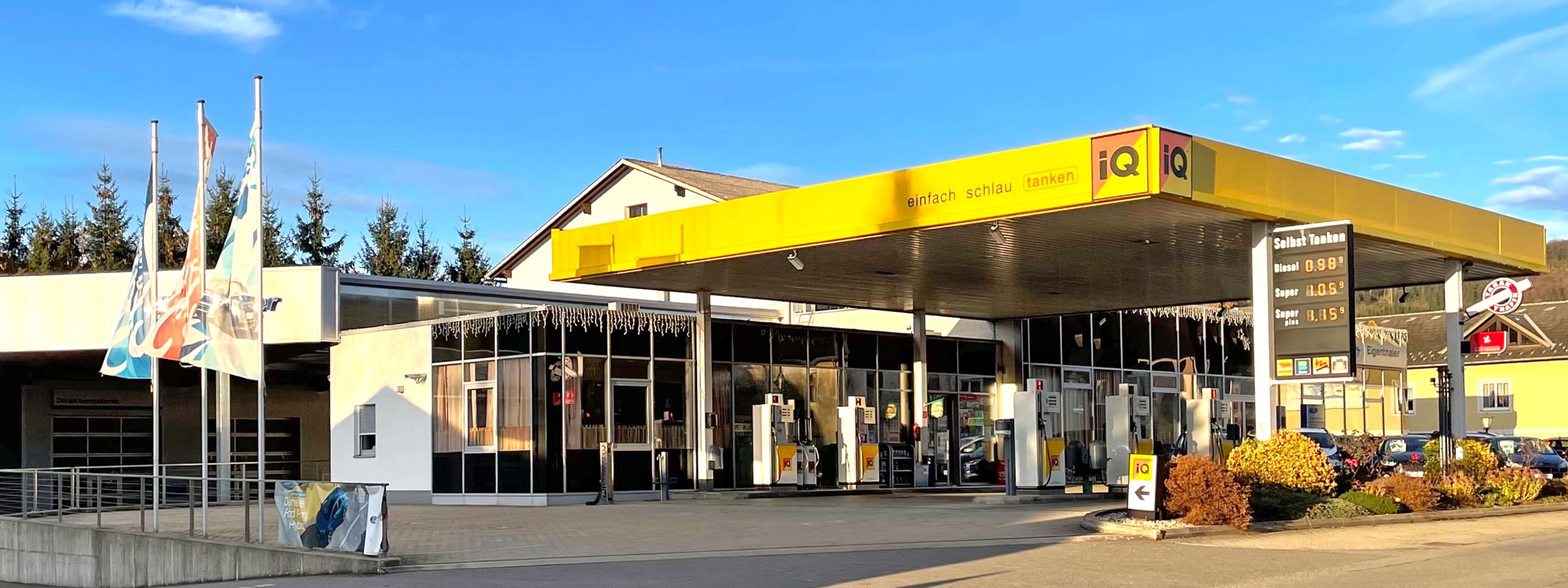 Ford Eigenthaler — Tankstelle